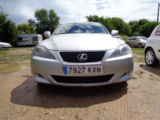 Lexus Is220d | Revista digital LAGUIADELMOTOR.NET