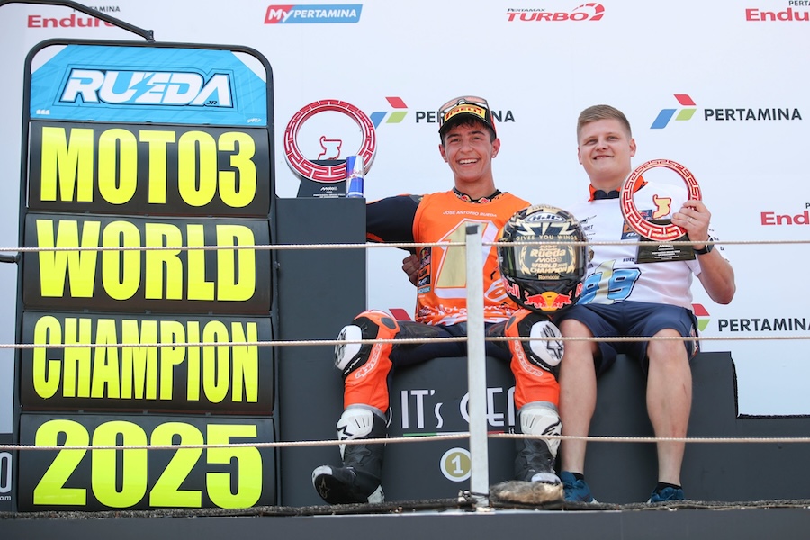 El sevillano José Antonio Rueda se proclama Campeón de Moto3 2025 ...
